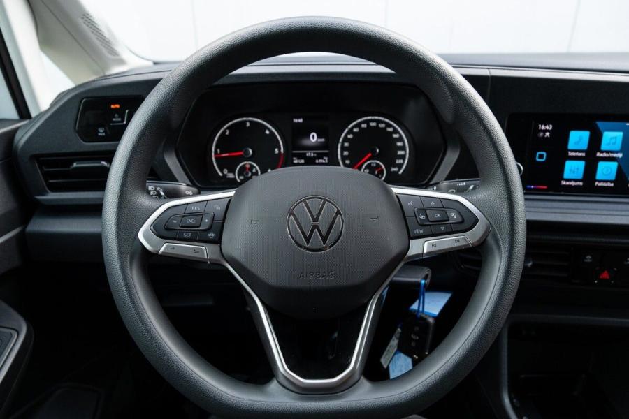 White Volkswagen Caddy 2023 in Jelgava, with an engine capacity of 2.00 L and mileage of 48 thousand km for 16750 €, photo 16 on AUTOMOTO.COM.LV