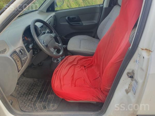 Фольксваген Кадди 2000 в Краслава на AUTOMOTO.COM.LV Белый Фольксваген Кадди 2000 в Краслава, объемом двигателя 1.90 л и пробегом 137 тыс. км за 1300 €, фото 7 на AUTOMOTO.COM.LV