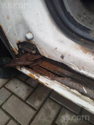 Balts Volkswagen Caddy 2005 Rīga, ar dzinēja tilpumu 1.90 L un nobraukumu 617 tūkst. km par 1000 €, foto 9 vietnē AUTOMOTO.COM.LV