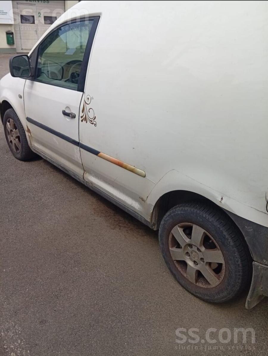 White Volkswagen Caddy 2007 in Riga, with an engine capacity of 1.90 L and mileage of 430 thousand km for 1550 €, photo 5 on AUTOMOTO.COM.LV