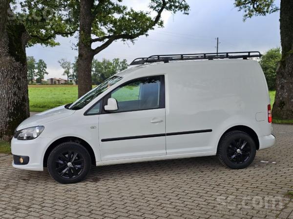 White Volkswagen Caddy 2011 in Valmiera, with an engine capacity of 1.60 L and mileage of 275 thousand km for 4245 €, photo 7 on AUTOMOTO.COM.LV