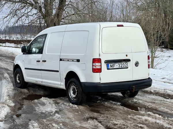 White Volkswagen Caddy 2011 in Saldus, with an engine capacity of 1.60 L and mileage of 420 thousand km for 3200 €, photo 3 on AUTOMOTO.COM.LV