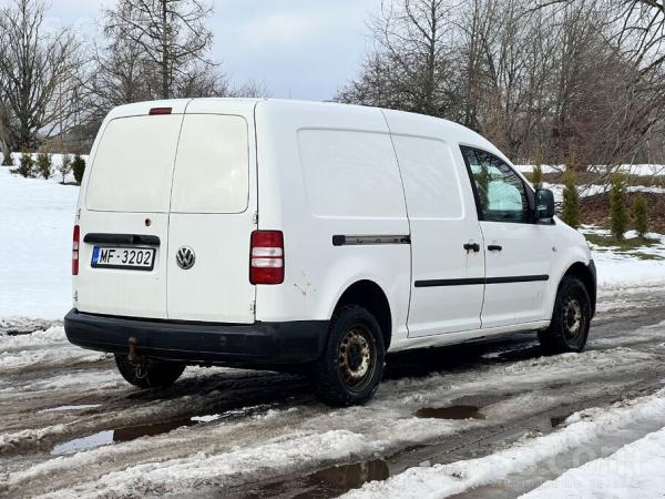 White Volkswagen Caddy 2011 in Saldus, with an engine capacity of 1.60 L and mileage of 420 thousand km for 3200 €, photo 4 on AUTOMOTO.COM.LV