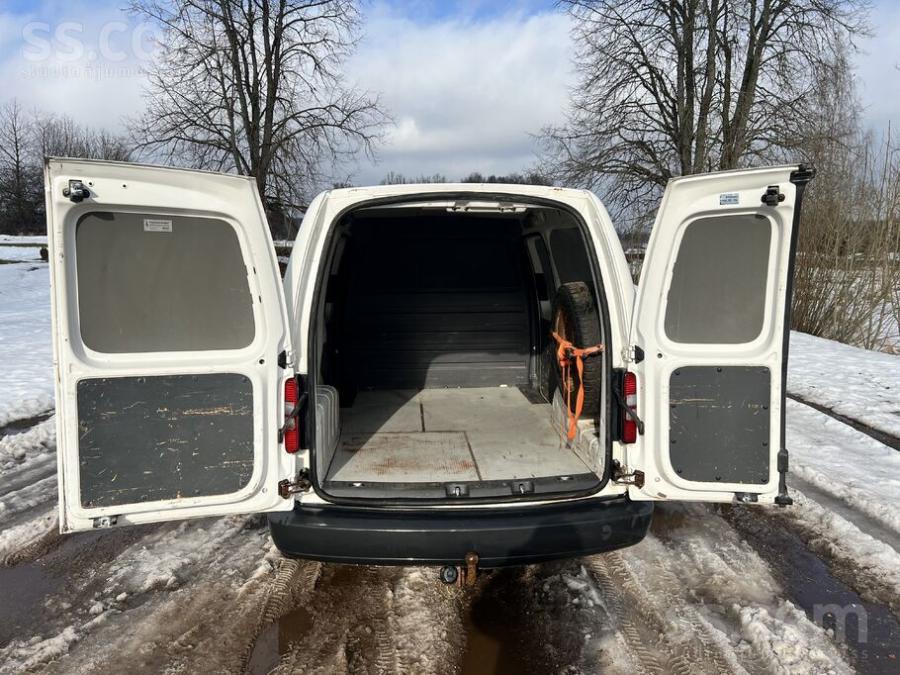 White Volkswagen Caddy 2011 in Saldus, with an engine capacity of 1.60 L and mileage of 420 thousand km for 3200 €, photo 6 on AUTOMOTO.COM.LV