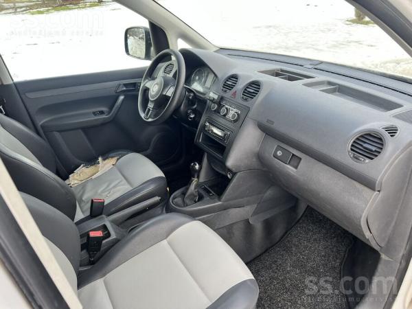 White Volkswagen Caddy 2011 in Saldus, with an engine capacity of 1.60 L and mileage of 420 thousand km for 3200 €, photo 6 on AUTOMOTO.COM.LV