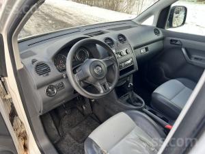 White Volkswagen Caddy 2011 in Saldus, with an engine capacity of 1.60 L and mileage of 420 thousand km for 3200 €, photo 8 on AUTOMOTO.COM.LV