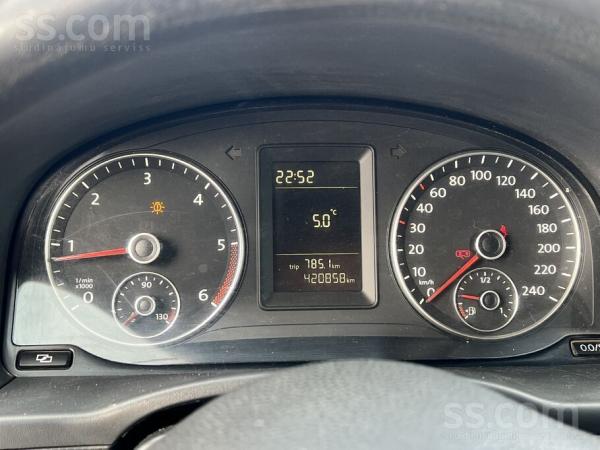 White Volkswagen Caddy 2011 in Saldus, with an engine capacity of 1.60 L and mileage of 420 thousand km for 3200 €, photo 9 on AUTOMOTO.COM.LV