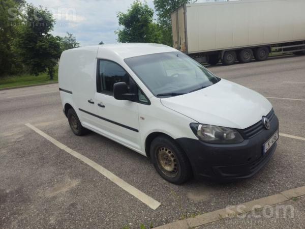 White Volkswagen Caddy 2011 in Daugavpils, with an engine capacity of 1.60 L and mileage of 477 thousand km for 3630 €, photo 8 on AUTOMOTO.COM.LV