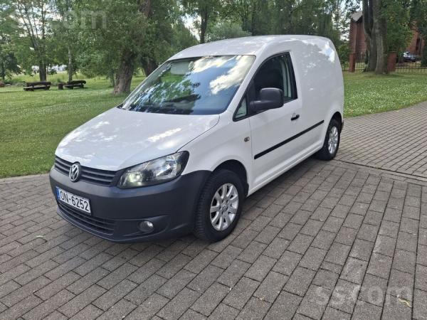 White Volkswagen Caddy 2011 in Jelgava, with an engine capacity of 1.60 L and mileage of 389 thousand km for 5300 €, photo 3 on AUTOMOTO.COM.LV