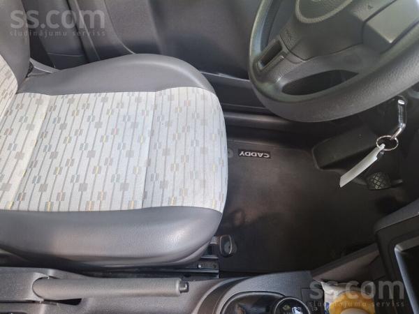 White Volkswagen Caddy 2011 in Jelgava, with an engine capacity of 1.60 L and mileage of 389 thousand km for 5300 €, photo 8 on AUTOMOTO.COM.LV