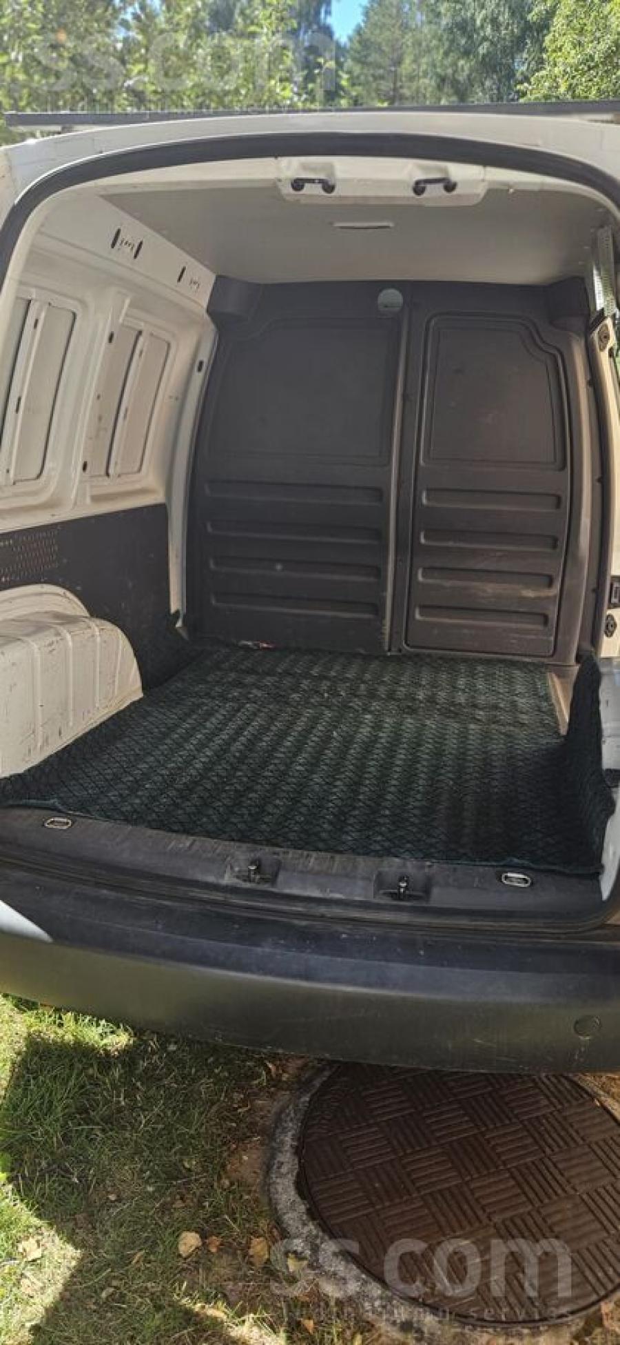 Balts Volkswagen Caddy 2011 Rīga, ar dzinēja tilpumu 1.60 L un nobraukumu 180 tūkst. km par 5000 €, foto 9 vietnē AUTOMOTO.COM.LV