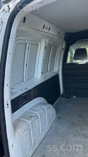 White Volkswagen Caddy 2011 in Riga, with an engine capacity of 1.60 L and mileage of 259 thousand km for 4500 €, photo 4 on AUTOMOTO.COM.LV