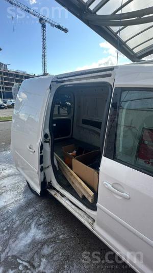 White Volkswagen Caddy 2011 in Riga, with an engine capacity of 1.60 L and mileage of 259 thousand km for 4500 €, photo 6 on AUTOMOTO.COM.LV