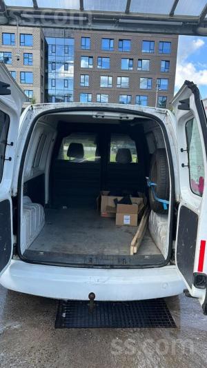 White Volkswagen Caddy 2011 in Riga, with an engine capacity of 1.60 L and mileage of 259 thousand km for 4500 €, photo 7 on AUTOMOTO.COM.LV