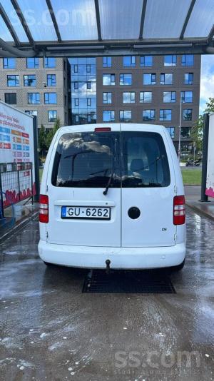 White Volkswagen Caddy 2011 in Riga, with an engine capacity of 1.60 L and mileage of 259 thousand km for 4500 €, photo 10 on AUTOMOTO.COM.LV