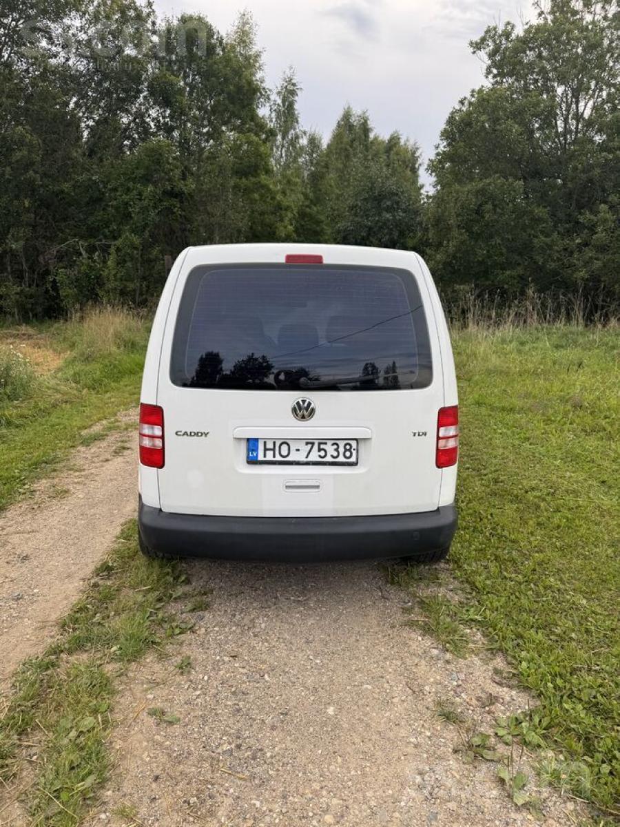 White Volkswagen Caddy 2011 in Rezekne, with an engine capacity of 1.60 L and mileage of 299 thousand km for 2750 €, photo 5 on AUTOMOTO.COM.LV