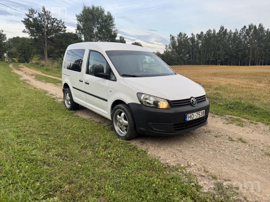 White Volkswagen Caddy 2011 in Rezekne, with an engine capacity of 1.60 L and mileage of 299 thousand km for 2750 €, photo 7 on AUTOMOTO.COM.LV
