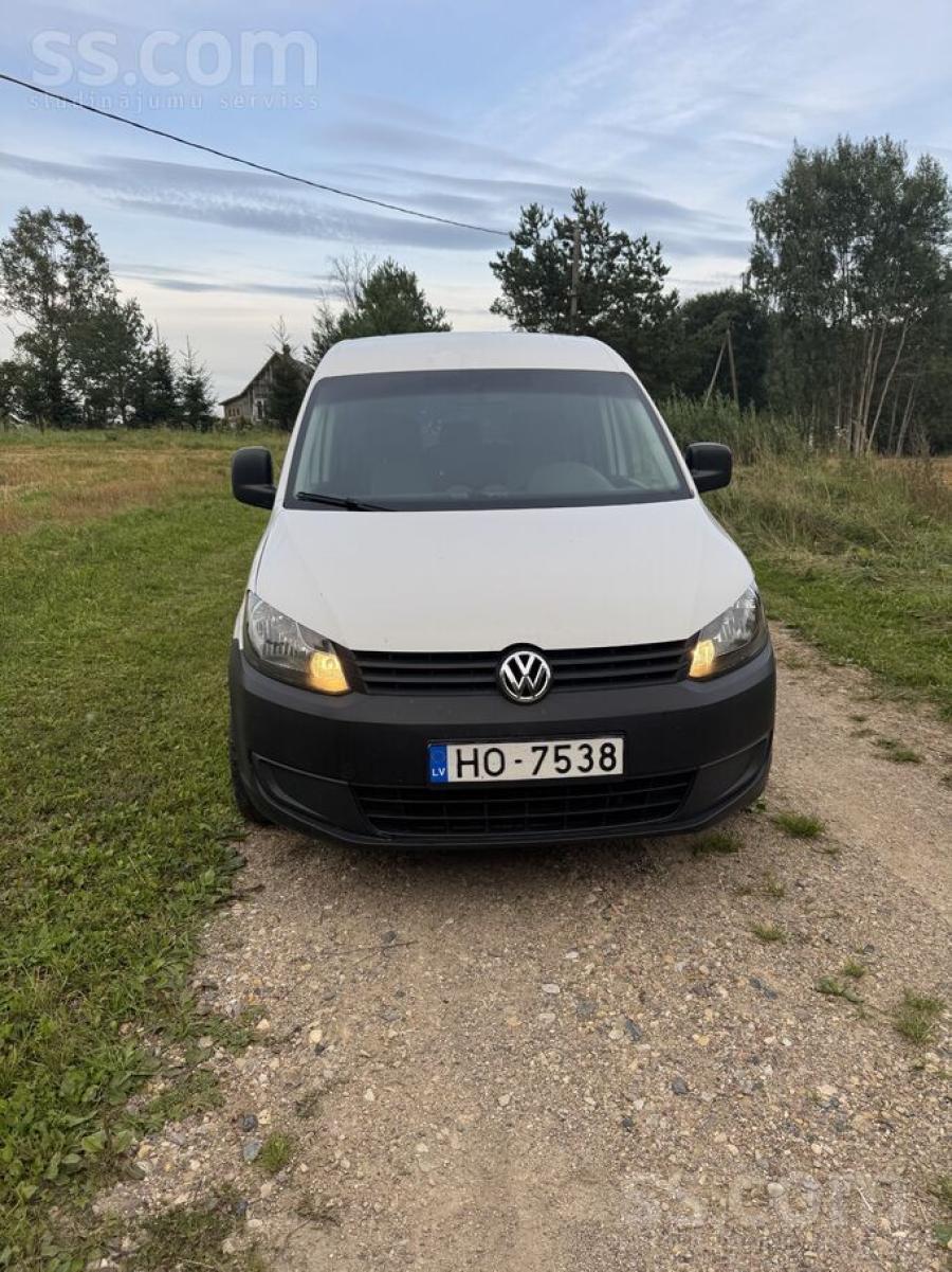 White Volkswagen Caddy 2011 in Rezekne, with an engine capacity of 1.60 L and mileage of 299 thousand km for 2750 €, photo 8 on AUTOMOTO.COM.LV