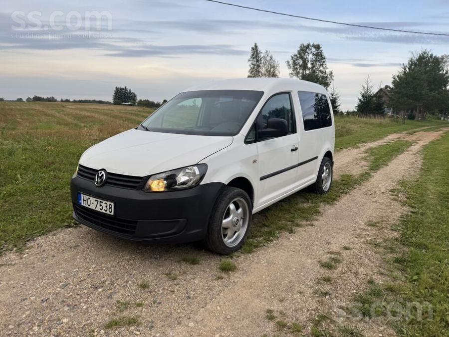 White Volkswagen Caddy 2011 in Rezekne, with an engine capacity of 1.60 L and mileage of 299 thousand km for 2750 €, photo 9 on AUTOMOTO.COM.LV
