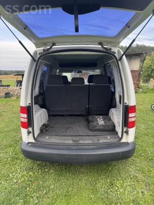 White Volkswagen Caddy 2011 in Rezekne, with an engine capacity of 1.60 L and mileage of 299 thousand km for 2750 €, photo 10 on AUTOMOTO.COM.LV