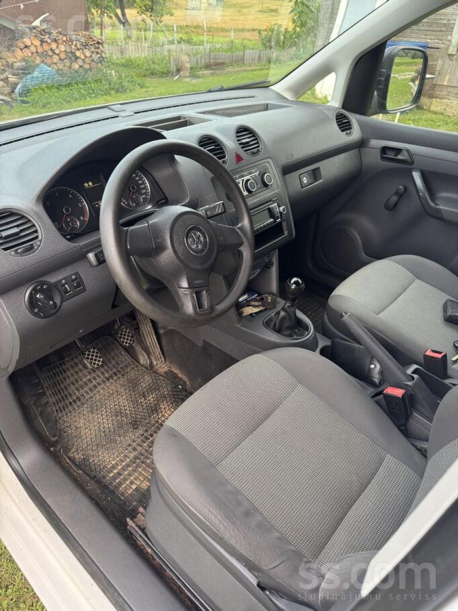 White Volkswagen Caddy 2011 in Rezekne, with an engine capacity of 1.60 L and mileage of 299 thousand km for 2750 €, photo 13 on AUTOMOTO.COM.LV