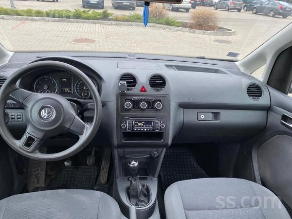White Volkswagen Caddy 2012 in Riga, with an engine capacity of 1.60 L and mileage of 346 thousand km for 4050 €, photo 7 on AUTOMOTO.COM.LV