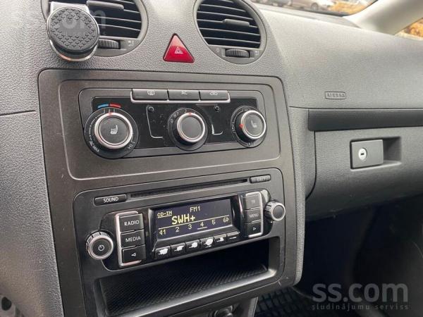 White Volkswagen Caddy 2012 in Riga, with an engine capacity of 1.60 L and mileage of 346 thousand km for 4050 €, photo 8 on AUTOMOTO.COM.LV