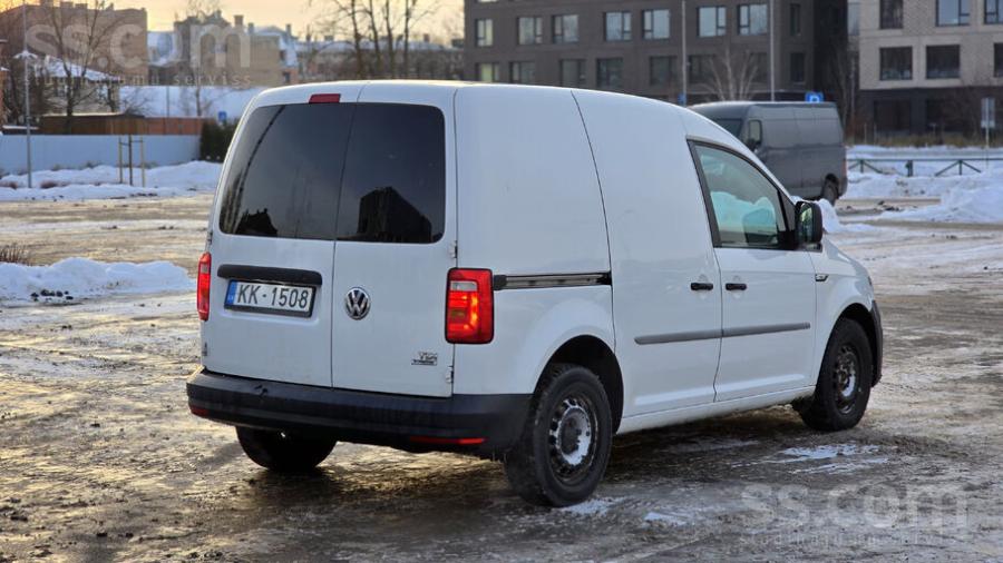 White Volkswagen Caddy 2016 in Riga, with an engine capacity of 2.00 L and mileage of 179 thousand km for 7200 €, photo 3 on AUTOMOTO.COM.LV