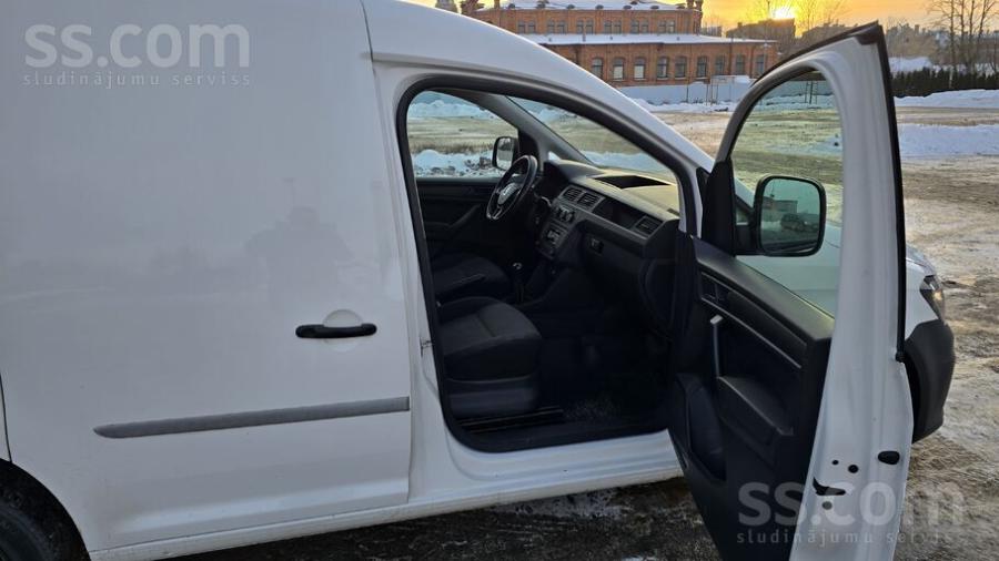 White Volkswagen Caddy 2016 in Riga, with an engine capacity of 2.00 L and mileage of 179 thousand km for 7200 €, photo 11 on AUTOMOTO.COM.LV