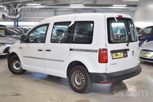 White Volkswagen Caddy 2017 in Riga, with an engine capacity of 2.00 L and mileage of 160 thousand km for 7500 €, photo 2 on AUTOMOTO.COM.LV