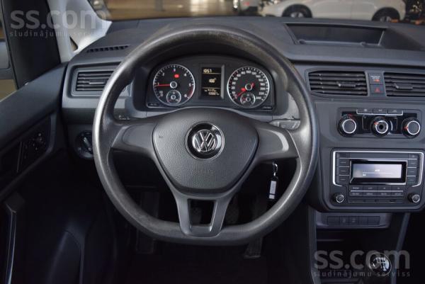 White Volkswagen Caddy 2017 in Riga, with an engine capacity of 2.00 L and mileage of 160 thousand km for 7500 €, photo 10 on AUTOMOTO.COM.LV