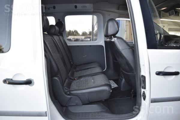 White Volkswagen Caddy 2018 in Riga, with an engine capacity of 2.00 L and mileage of 355 thousand km for 4900 €, photo 3 on AUTOMOTO.COM.LV