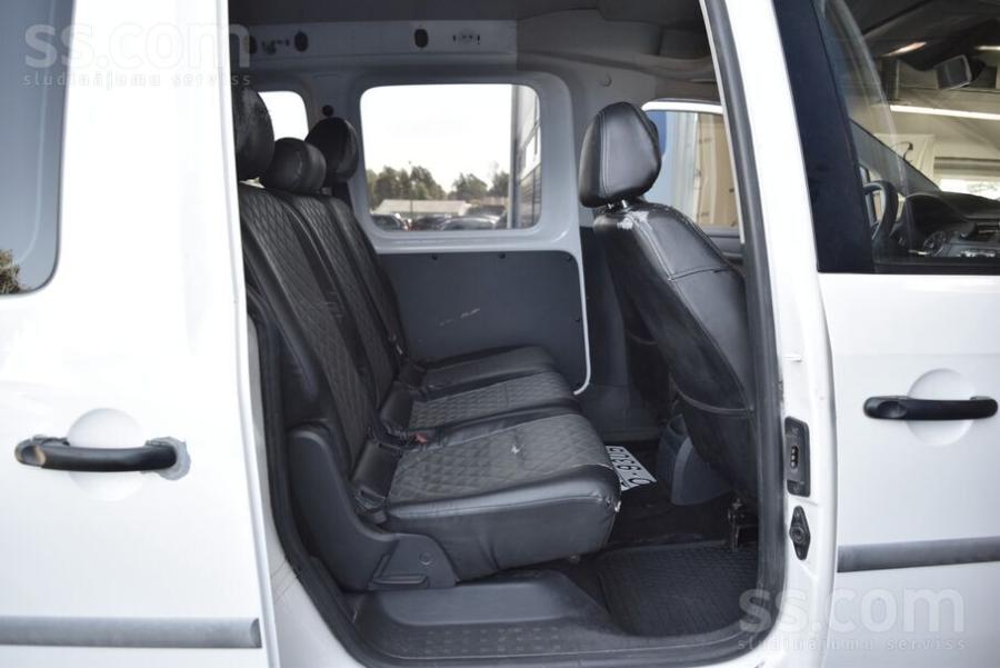 White Volkswagen Caddy 2018 in Riga, with an engine capacity of 2.00 L and mileage of 355 thousand km for 4900 €, photo 4 on AUTOMOTO.COM.LV