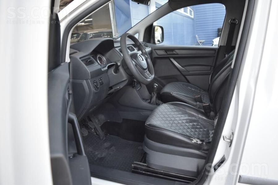 White Volkswagen Caddy 2018 in Riga, with an engine capacity of 2.00 L and mileage of 355 thousand km for 4900 €, photo 5 on AUTOMOTO.COM.LV