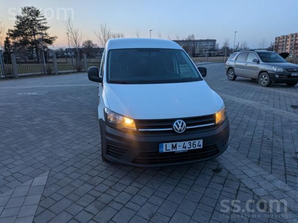 White Volkswagen Caddy 2018 in Riga, with an engine capacity of 2.00 L and mileage of 208 thousand km for 5500 €, photo 7 on AUTOMOTO.COM.LV