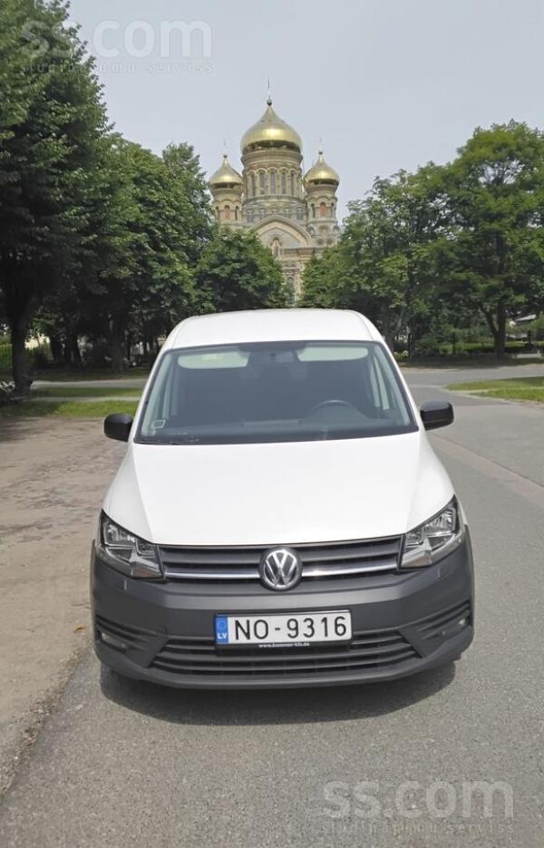 White Volkswagen Caddy 2018 in Liepaja, with an engine capacity of 2.00 L and mileage of 188 thousand km for 11900 €, photo 1 on AUTOMOTO.COM.LV