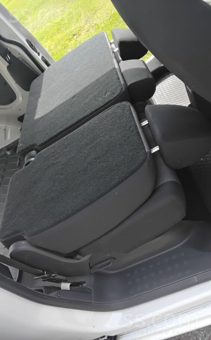 Balts Volkswagen Caddy 2018 Liepāja, ar dzinēja tilpumu 2.00 L un nobraukumu 188 tūkst. km par 11900 €, foto 21 vietnē AUTOMOTO.COM.LV