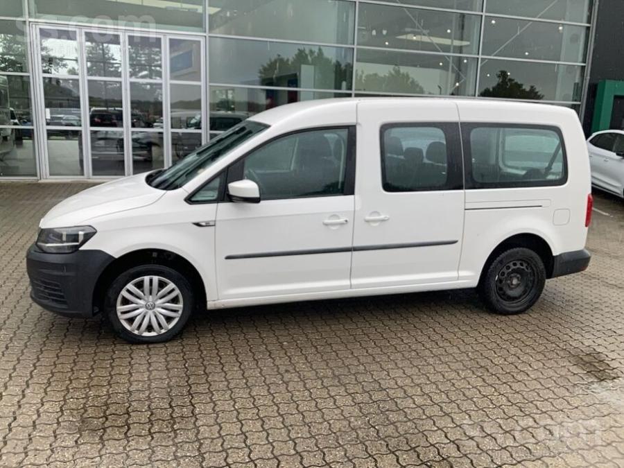 White Volkswagen Caddy 2019 in Cesis, with an engine capacity of 2.00 L and mileage of 375 thousand km for 6400 €, photo 3 on AUTOMOTO.COM.LV