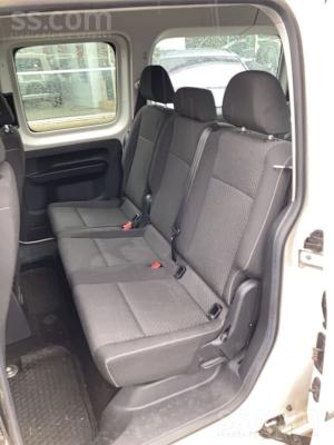 White Volkswagen Caddy 2019 in Cesis, with an engine capacity of 2.00 L and mileage of 375 thousand km for 6400 €, photo 11 on AUTOMOTO.COM.LV