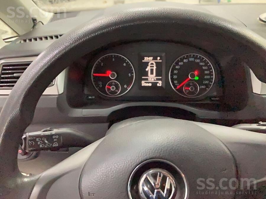 White Volkswagen Caddy 2019 in Cesis, with an engine capacity of 2.00 L and mileage of 375 thousand km for 6400 €, photo 15 on AUTOMOTO.COM.LV