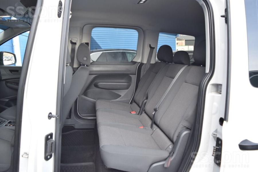 White Volkswagen Caddy 2021 in Riga, with an engine capacity of 2.00 L and mileage of 150 thousand km for 14500 €, photo 4 on AUTOMOTO.COM.LV