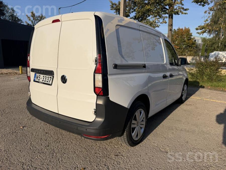 White Volkswagen Caddy 2021 in Riga, with an engine capacity of 2.00 L and mileage of 133 thousand km for 14800 €, photo 5 on AUTOMOTO.COM.LV