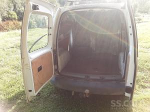 White Volkswagen Caddy 2004 in Riga, with an engine capacity of 2.00 L and mileage of 328 thousand km for 1800 €, photo 5 on AUTOMOTO.COM.LV