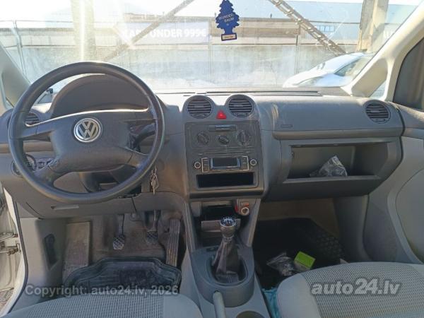 Balts Volkswagen Caddy 2005 Tallina, ar dzinēja tilpumu 1.60 L un nobraukumu 337 tūkst. km par 799 €, foto 5 vietnē AUTOMOTO.COM.LV