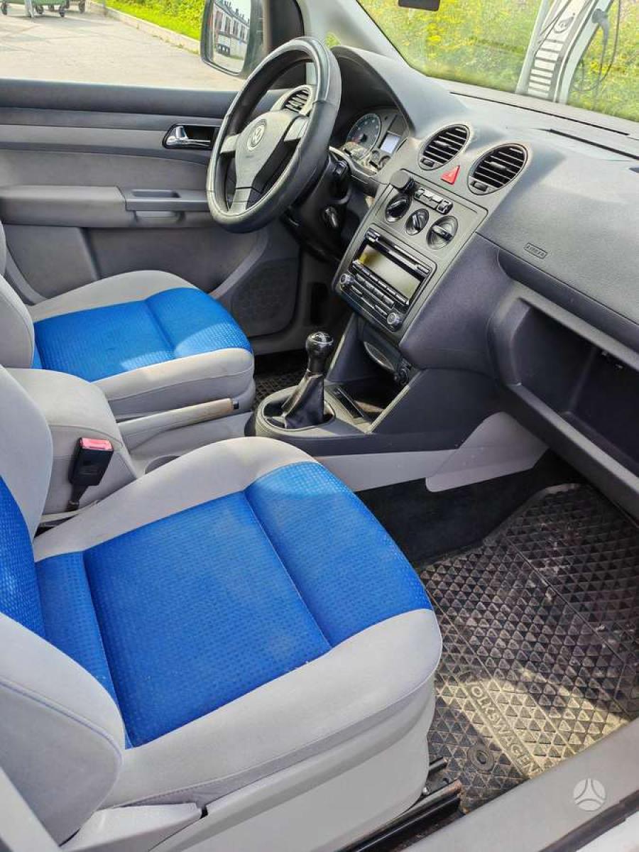 White Volkswagen Caddy 2008 in Klaipeda, with an engine capacity of 2.00 L and mileage of 158 thousand km for 2900 €, photo 5 on AUTOMOTO.COM.LV