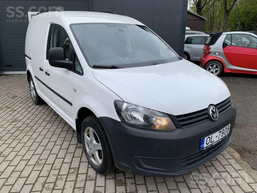 White Volkswagen Caddy 2011 in Riga, with an engine capacity of 1.60 L and mileage of 204 thousand km for 5500 €, photo 4 on AUTOMOTO.COM.LV