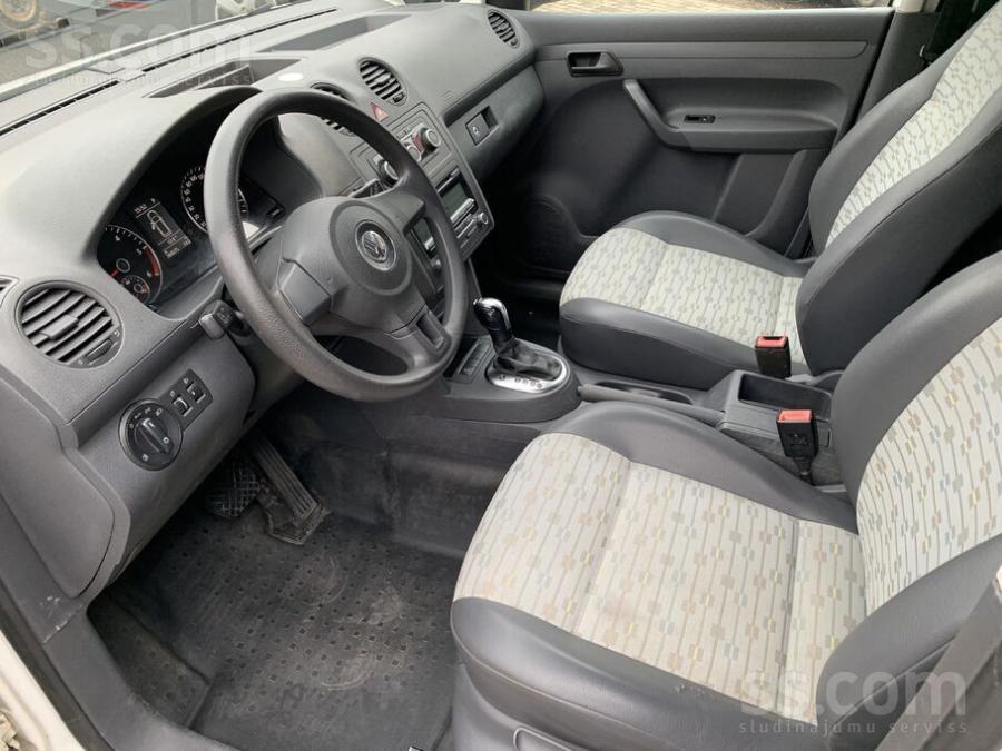 White Volkswagen Caddy 2011 in Riga, with an engine capacity of 1.60 L and mileage of 204 thousand km for 5500 €, photo 10 on AUTOMOTO.COM.LV