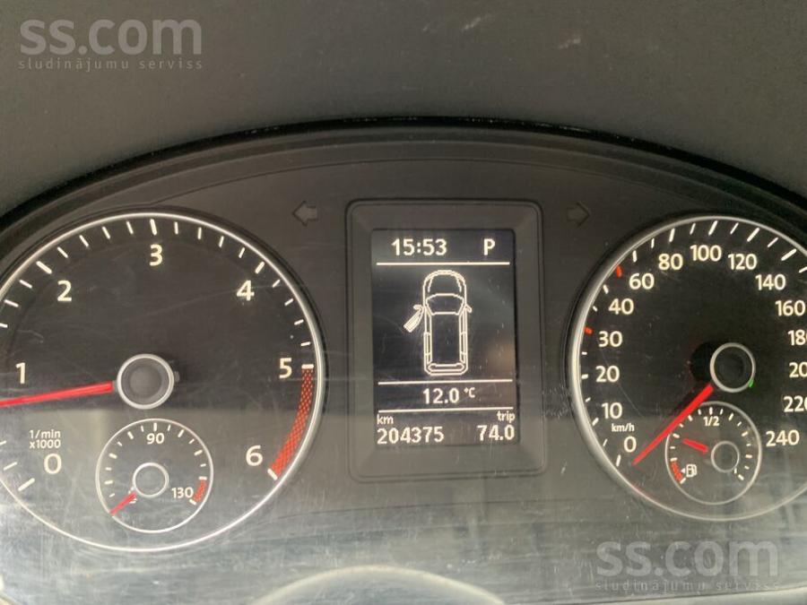White Volkswagen Caddy 2011 in Riga, with an engine capacity of 1.60 L and mileage of 204 thousand km for 5500 €, photo 15 on AUTOMOTO.COM.LV