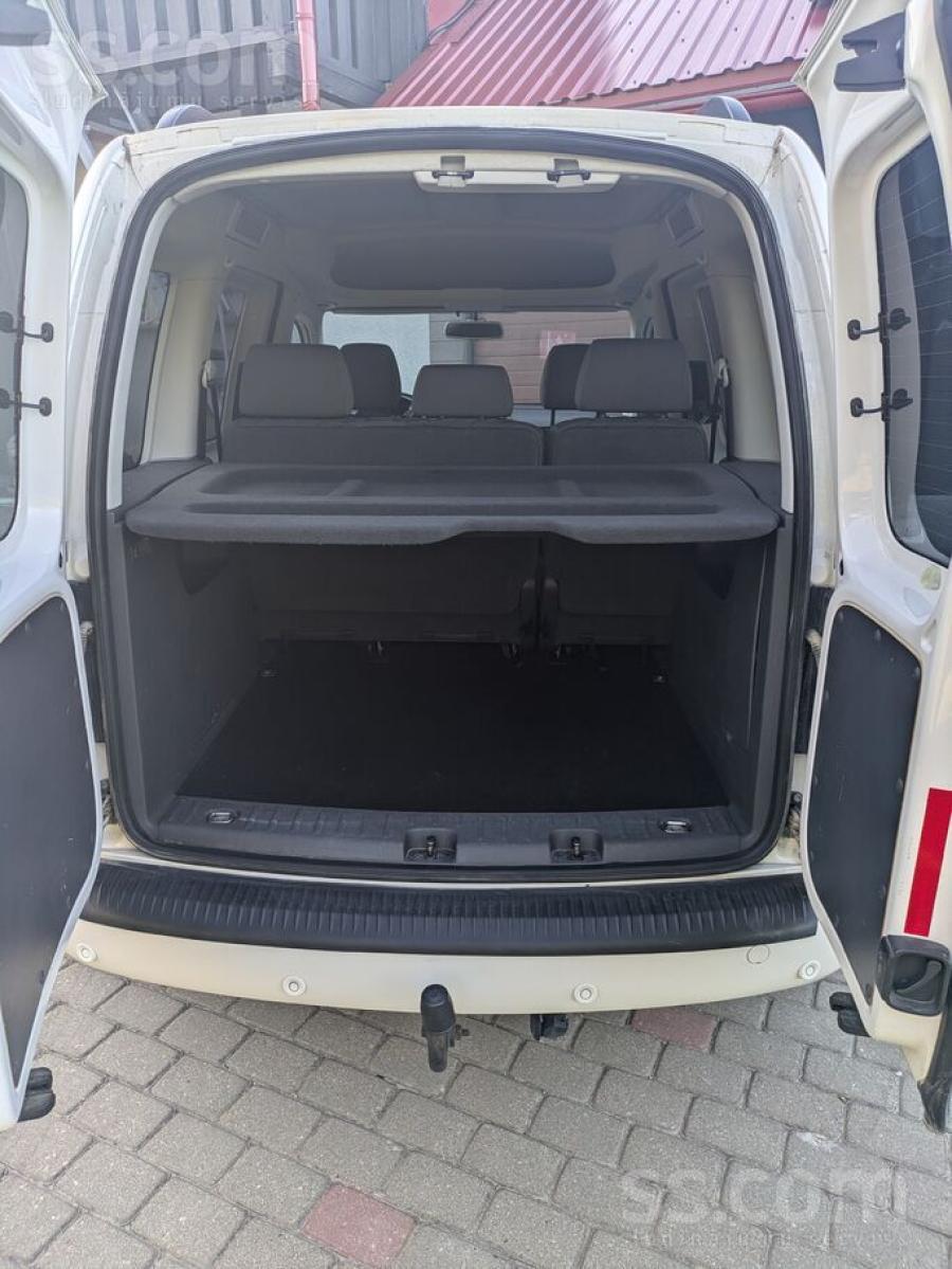 White Volkswagen Caddy 2011 in Valmiera, with an engine capacity of 2.00 L and mileage of 305 thousand km for 6800 €, photo 3 on AUTOMOTO.COM.LV
