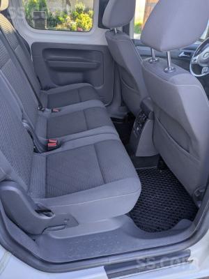 White Volkswagen Caddy 2011 in Valmiera, with an engine capacity of 2.00 L and mileage of 305 thousand km for 6800 €, photo 12 on AUTOMOTO.COM.LV